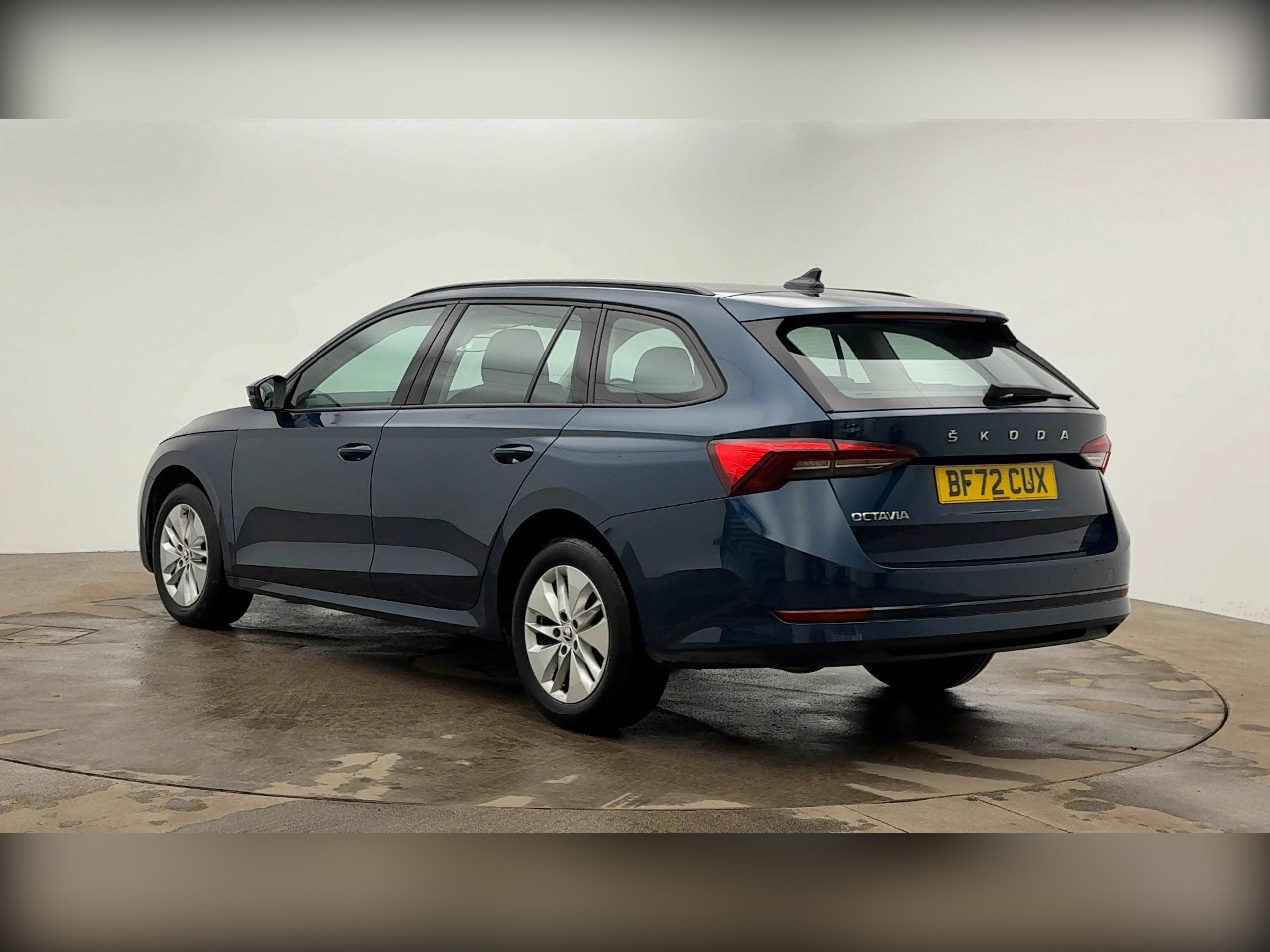 Used 2022 Skoda Octavia 2.0 TDI SE Technology Estate 5dr Diesel DSG ...